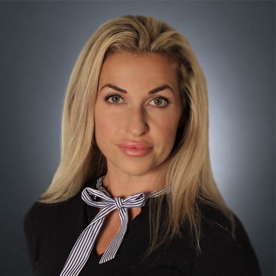 Kelly Noelle | Operations Recruiter | IQ PARTNERS